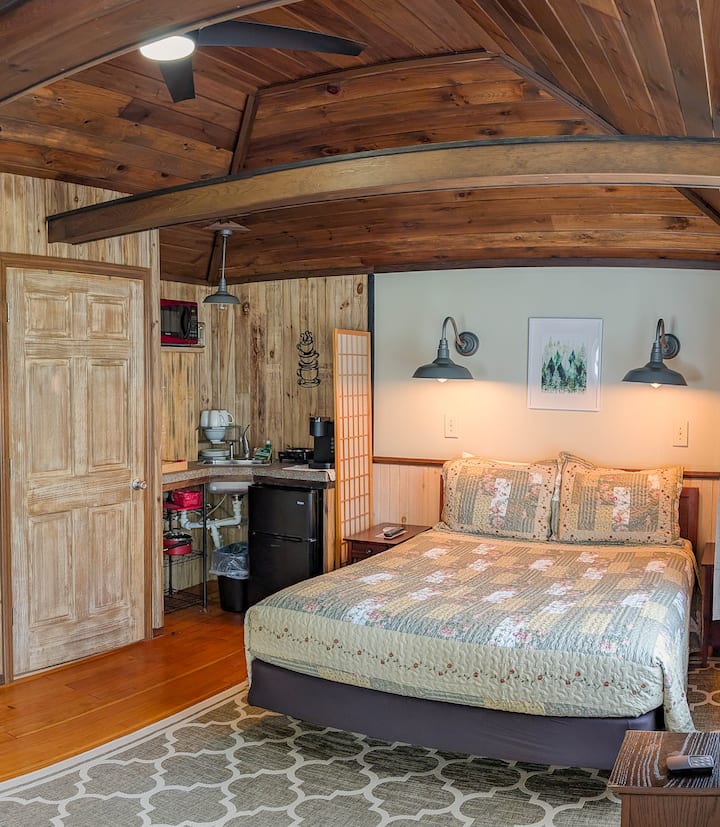 Cabin_newly Renovated_pet Friendly_cabin 21 - Maine