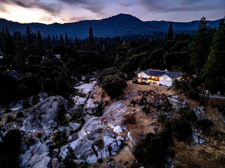 Riverfront Serenity With Stunning Views - Fish Camp, CA