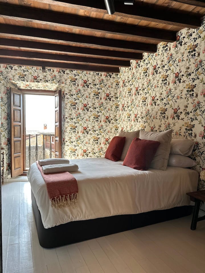 Las Flores, Cómoda Habitación Doble Con Baño - Comillas