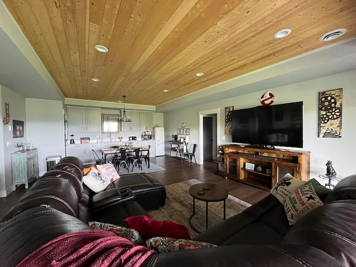 Mossyrock, Wa
Charming Retreat! - Riffe Lake, Mossyrock