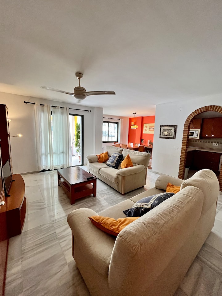 Central 3 Bedrooms Apartment With Pool - Benalmádena