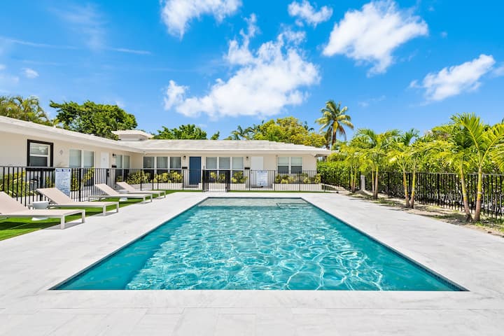 Coral Ridge Suites #1 - Heated Pool, Beach Gear - Fort Lauderdale, FL