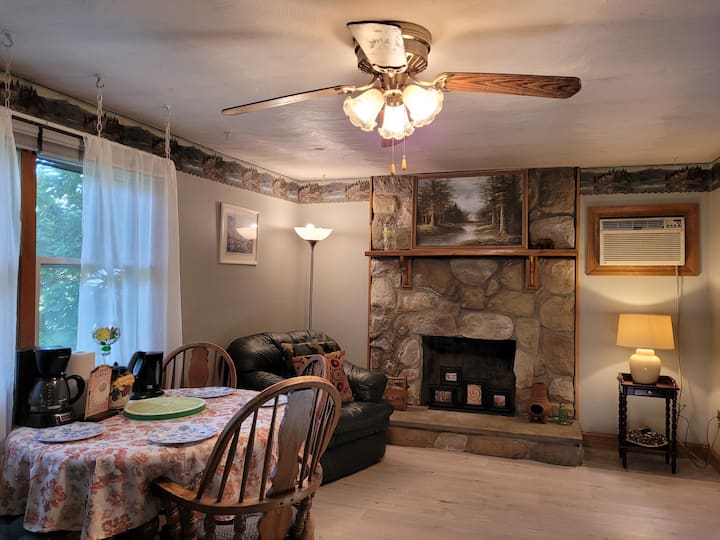Lake Congamond Suffield House - Brignole Vineyards, East Granby