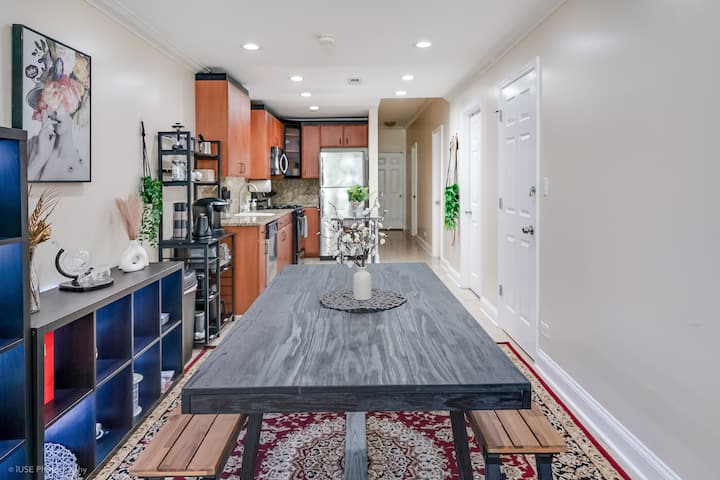 Rustic Cozy Haven In West Town - McKinley Park - Chicago