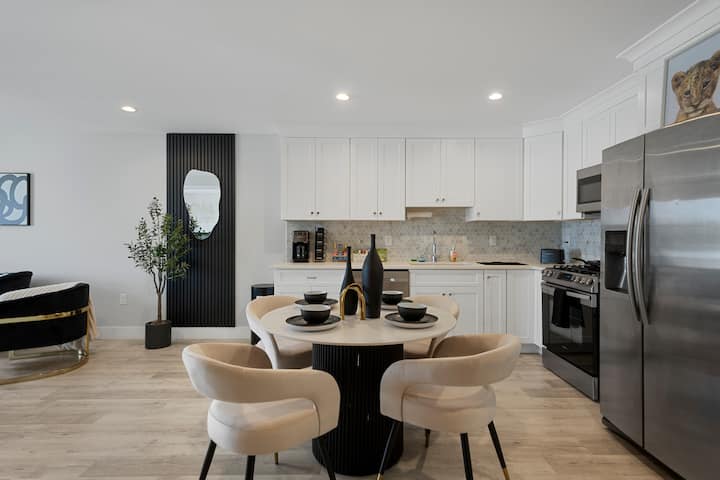 Black & Gold Elegance Near Nyc W/ Free Parking - West New York