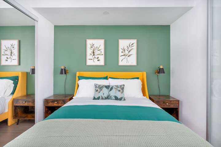 Entertainment District / Green Garden Condo - Toronto