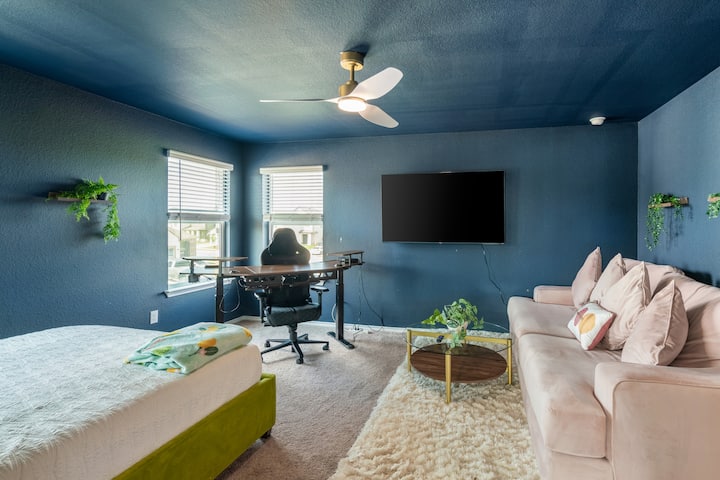 2nd Floor Georgetown Apartment - Georgetown, TX