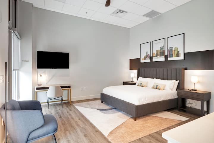 Corporate Traveler's Retreat! - Nashville, TN