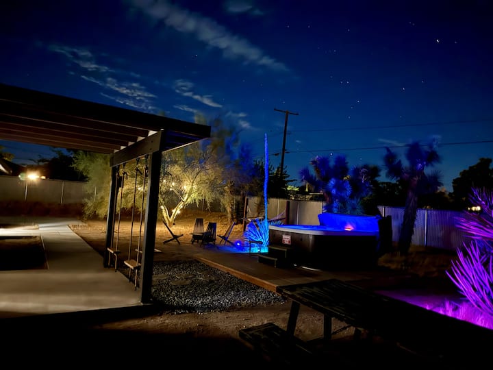 Desert Gatsby Getaway I Spa I Chic - Yucca Valley, CA
