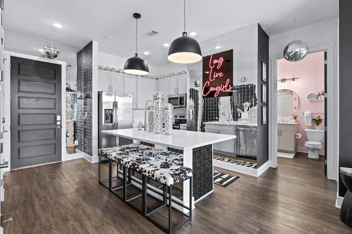 *Disco Nash Walk To Broadway Downtown With Pool - Nashville, TN