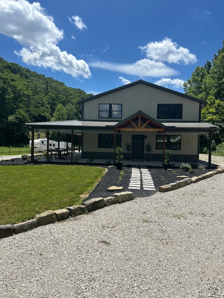 Equestrian Barndominium - Hurricane, WV