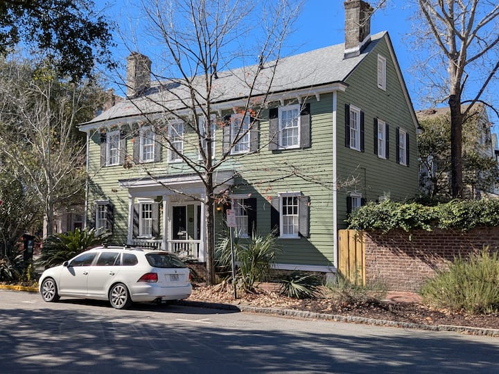 Side By Side Historic Townhouses On Greene Square - Savannah, GA