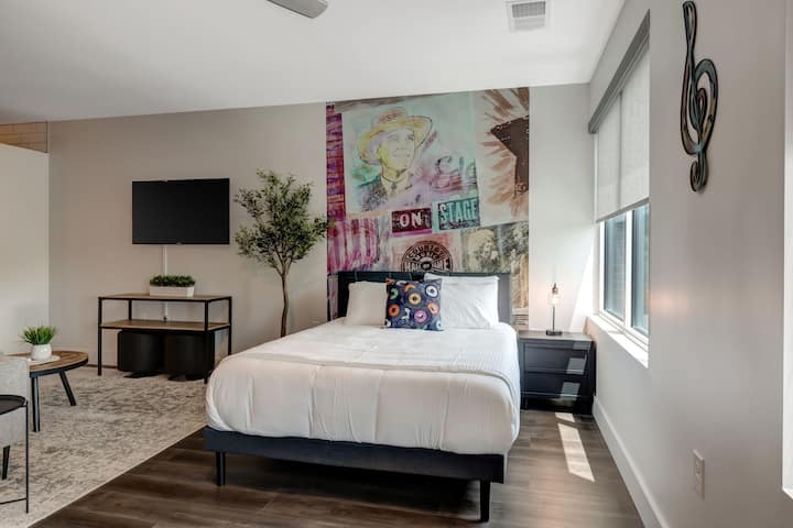 Grand Ole Opry Studio, Mins From The Venue Itself! - Nashville, TN