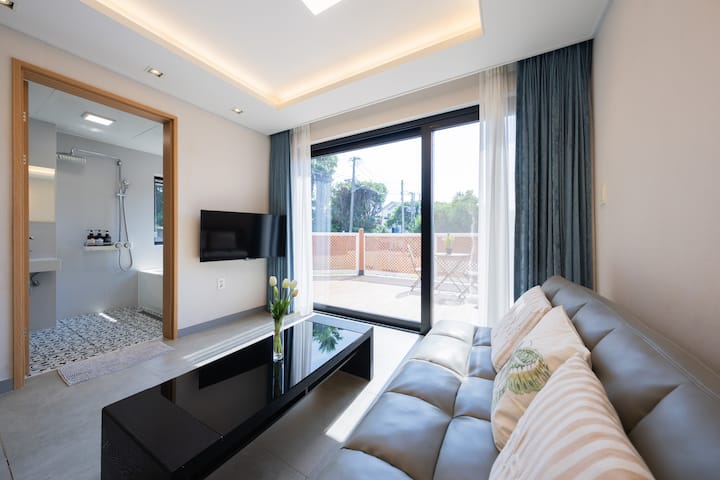 탐라 카운티 솔하우스 뜨르스위트 :#애견동반객실#넷플릭스Ott#개별테라스 - South Korea