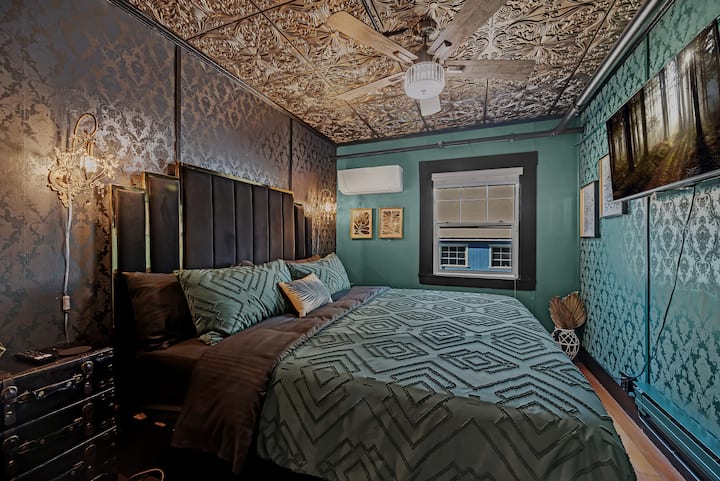 Art Deco Romantic Room +Fridge+kitchen Use+wifi - Placerville, CA