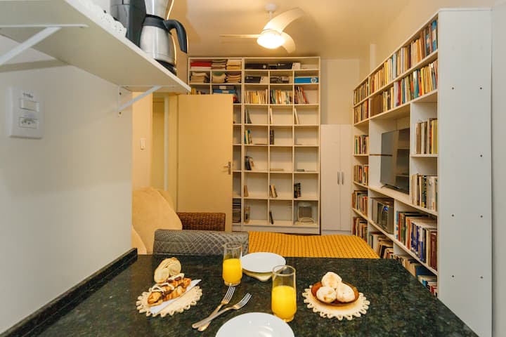 Cozinha Equipada, Máq.lavar, Ar Cond, C/ Vaga - Porto Alegre