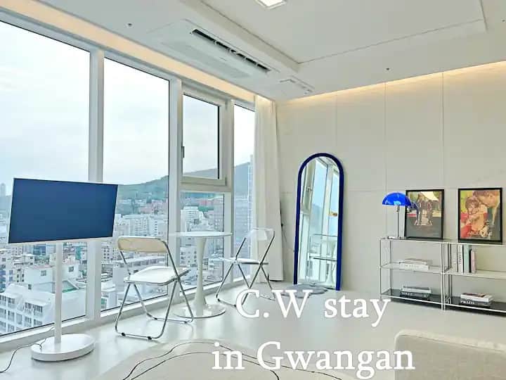 [광안리3초]cwstay#호텔급컨디션#더블베드#6인숙소#대형빔프#신축건물#스탠바이미 - Busan