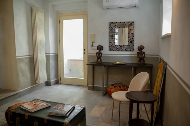 2 Bedrooms Old Town Secret Gem With Private Garden - Saluzzo