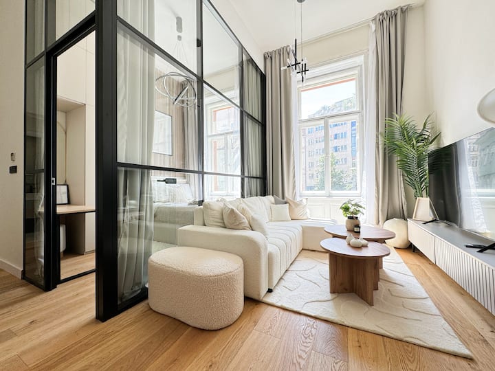 5 Min Dancing House Apt · Luxury · Modern - Prague