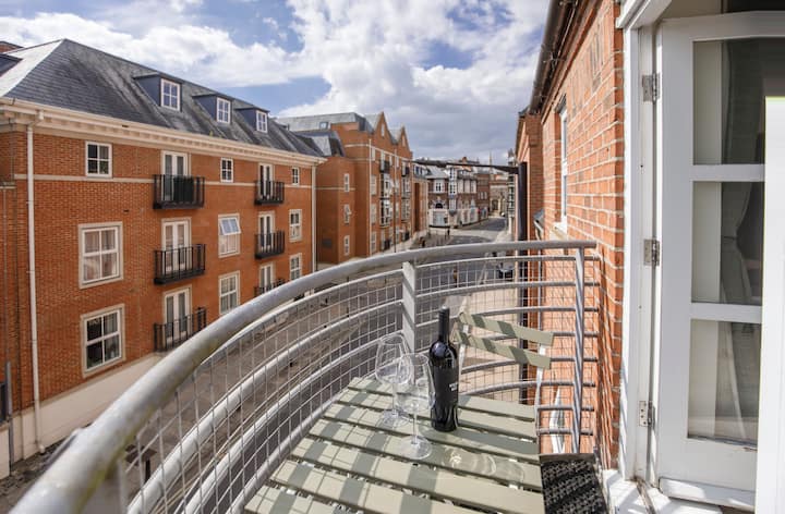 Riverside Retreat Central York - York