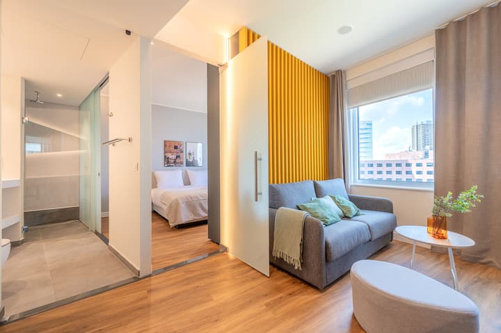 Limehome Amsterdam Gatwickstraat | Suite +Sofa Bed - Zaandam