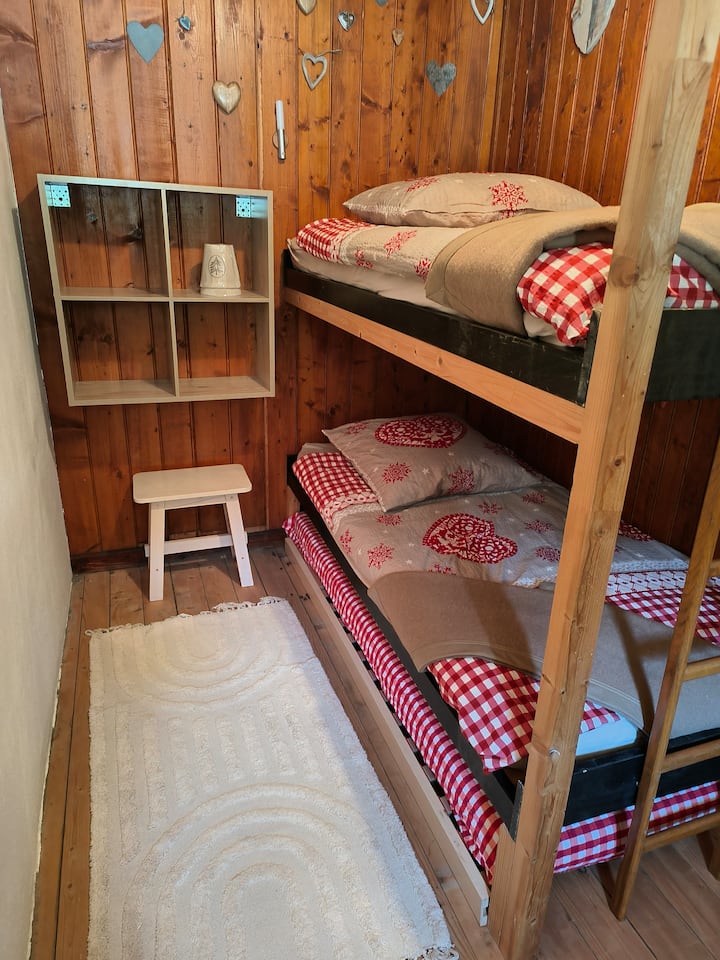 Chambre 1-2 P. Lits Superposés - Sierre