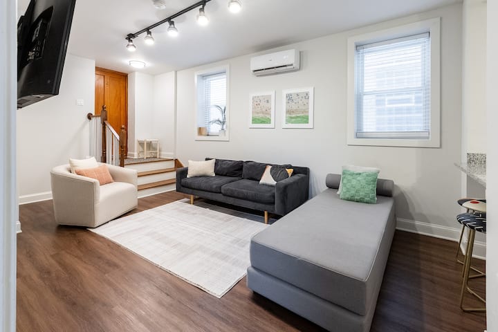 Modern Apt In Trendy Neighborhood W/ Free Parking - Tri-Taylor - Chicago
