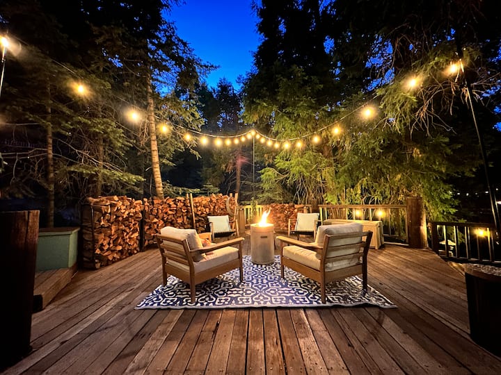 A-frame | Cozy Fireplace & Romantic Forest Escape - Crestline, CA