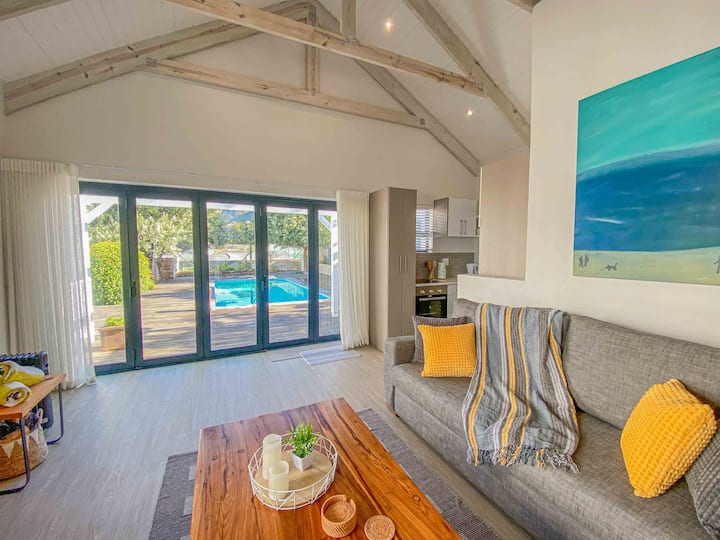 1 Bed | 1 Bath On Chanteclair | Pool | Sea View - Hermanus