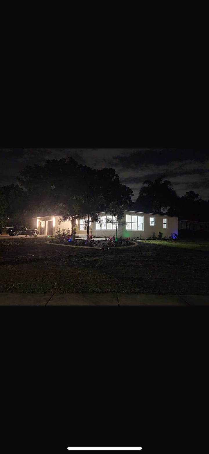 Spacious Guest House - Clearwater, FL