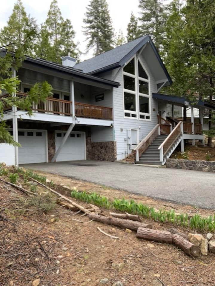 Mountain Escape At Luxury Monarch House - Shaver Lake, CA