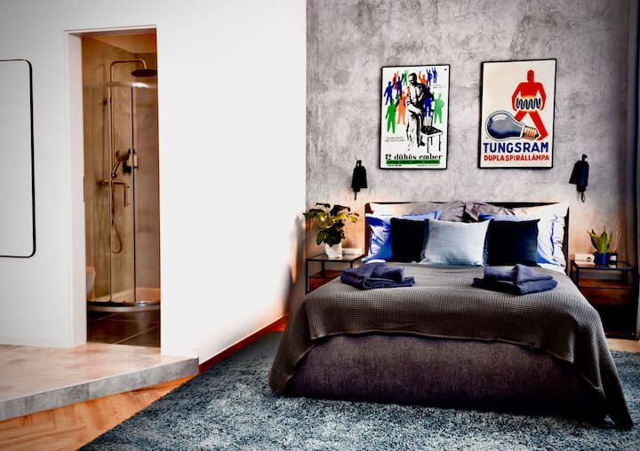 Lujza B. Studio 42 - Budapest