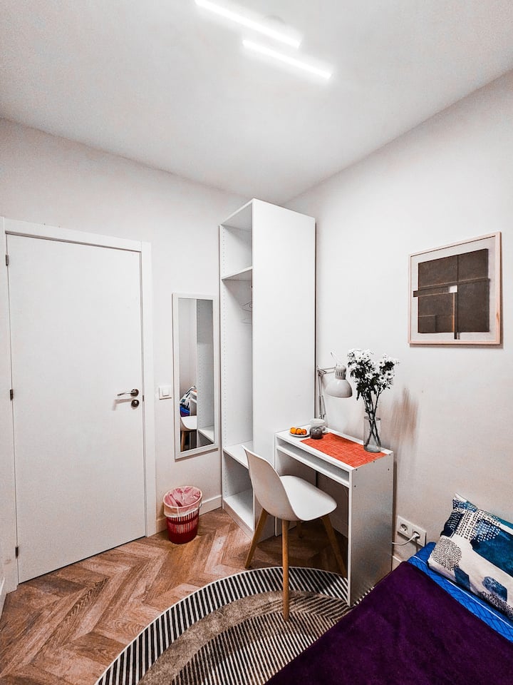 Nice Room For 1 Person In Plaza De España - Barcelona
