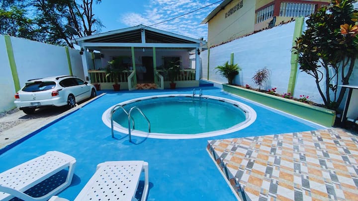 Con Piscina Privada, Acogedora Casa Completa - 