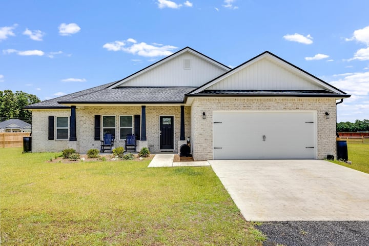 The Mill House: Newly Installed Above Ground Pool! - Holt, FL