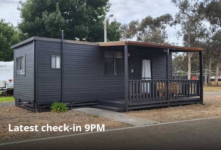 1 Queen Bed With Bathroom (C43) - Stawell