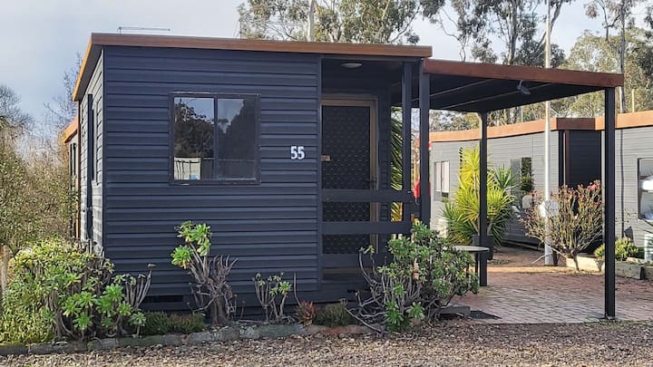 1 Queen, 2 Bunks, Bathroom -C55 - Stawell