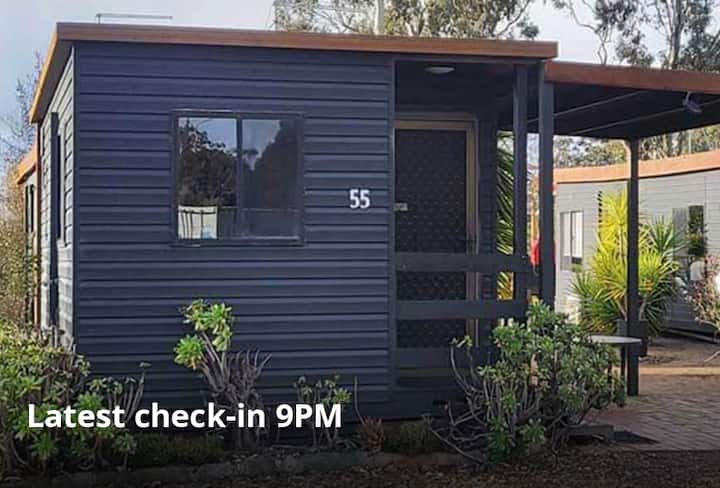 1 Queen, 2 Bunks, Bathroom (C55) - Stawell