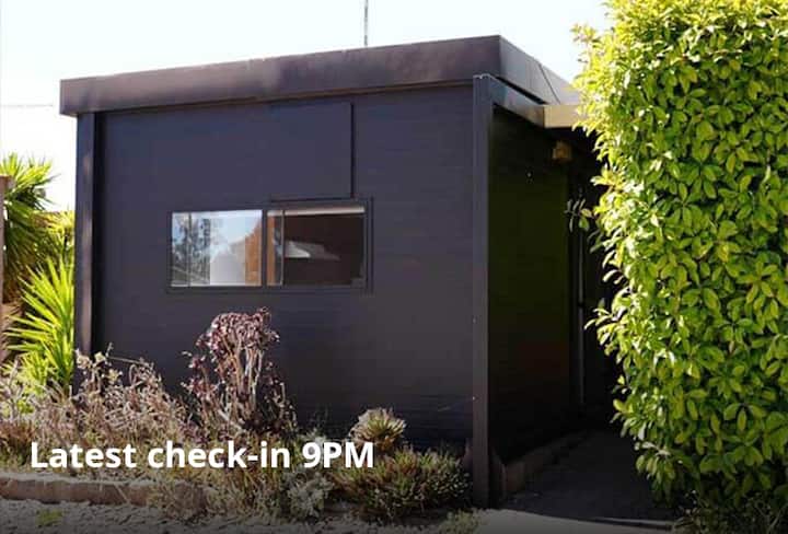1 Queen, 4 Bunks, Bathroom (C56) - Stawell