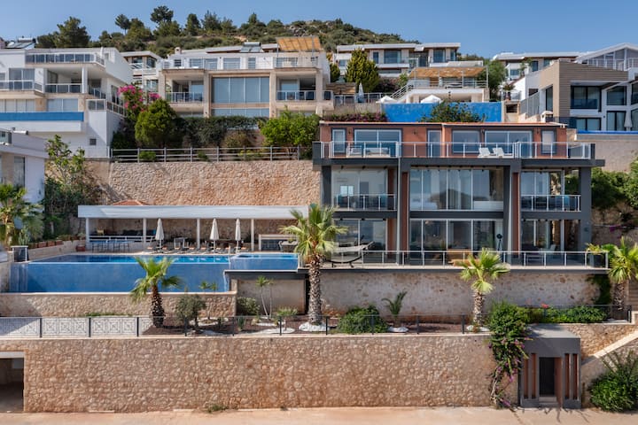 Jet Sistemli Havuz & Jakuzi, Deniz Manzaralı Villa - Kalkan