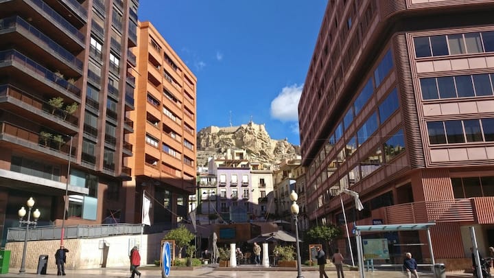 Old Town Center Living! 5 Min Walk To The Beach! - Alicante