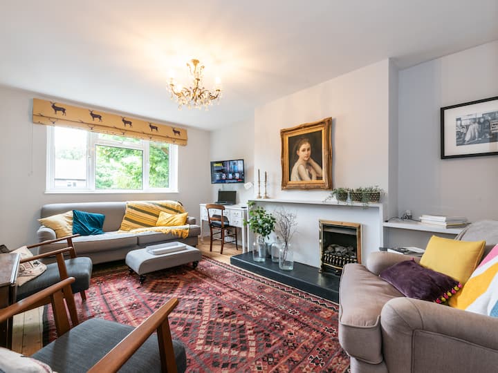 Lovely Apartment Near Kew Gardens With Parking - Twickenham