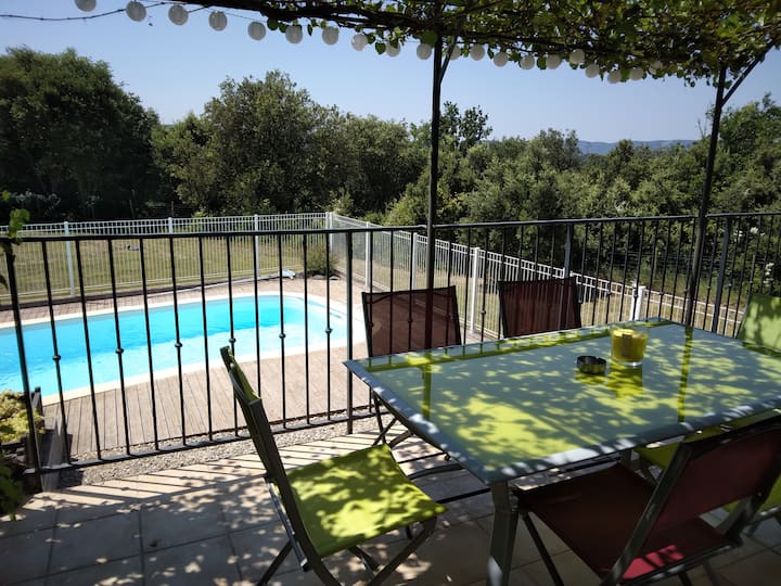 Hébergement : Gite Au Calme, Piscine Privée - Viviers