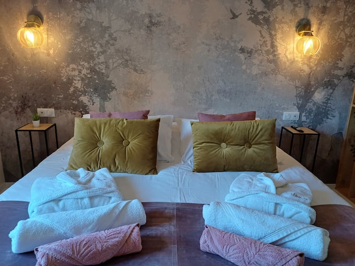 Bélénos - Suites & Spa - La Romantique - Chateauneuf
