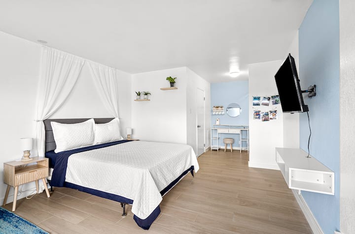 321 - East Fll Studio! 5 Minutes To Beach! - Fort Lauderdale