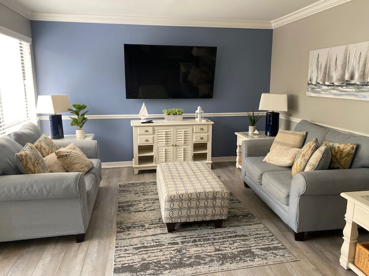 Beautiful Spacious Condo On Siesta Key! - Siesta Key, FL