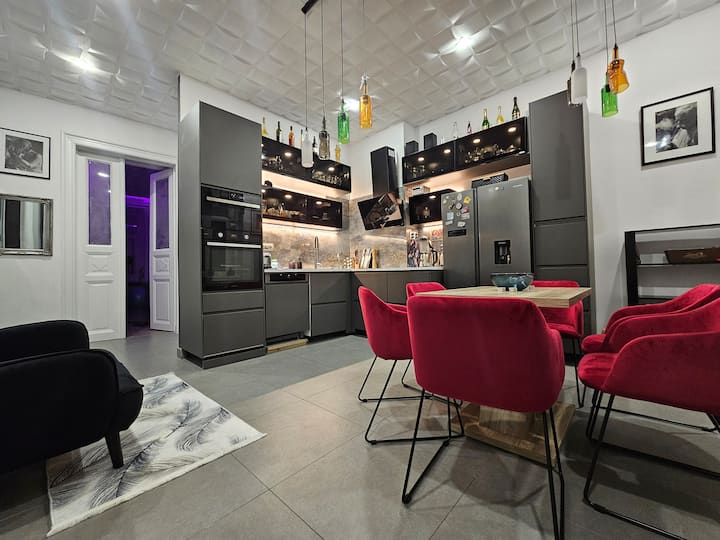 Luxury¢ral&next To Danube - Budapest
