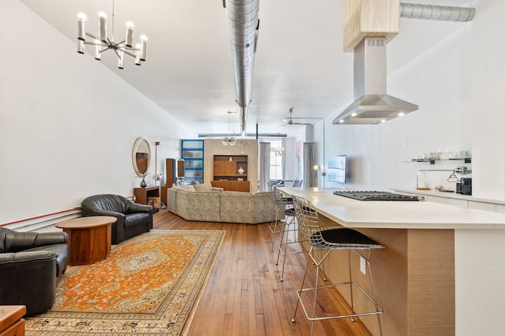 Giant Mid-century Loft Downtown-3rd Floor - Pittsburgh, PA
