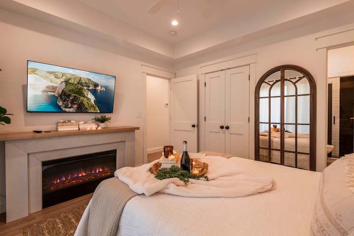 Luxury Stay: Ocean View, Pool & Hot Tub - Kill Devil Hills, NC