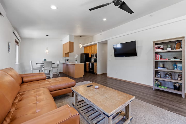 A Skyline Retreat - Black Hawk, SD